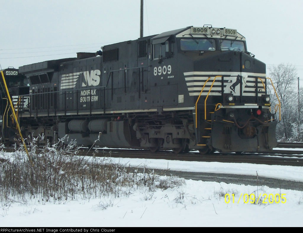 NS 8909